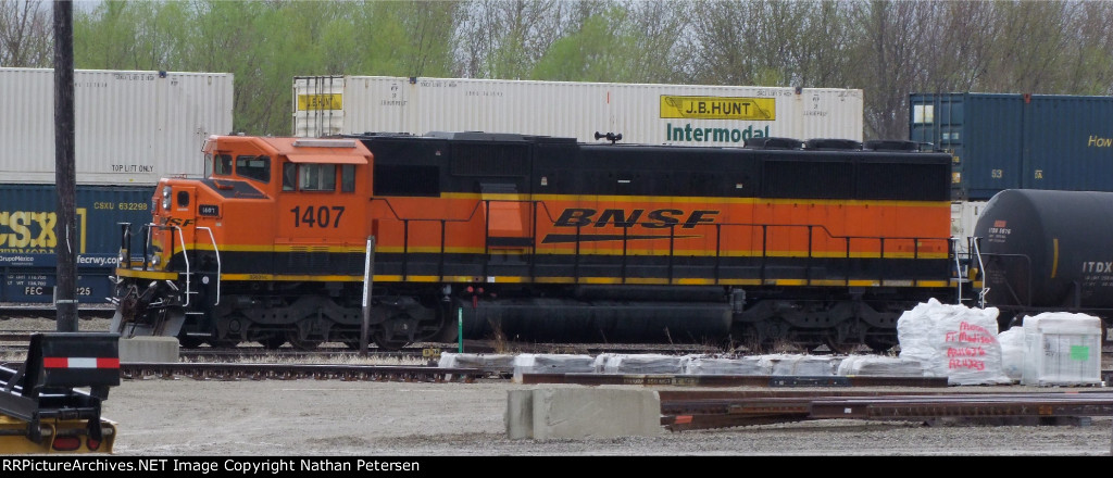BNSF 1407